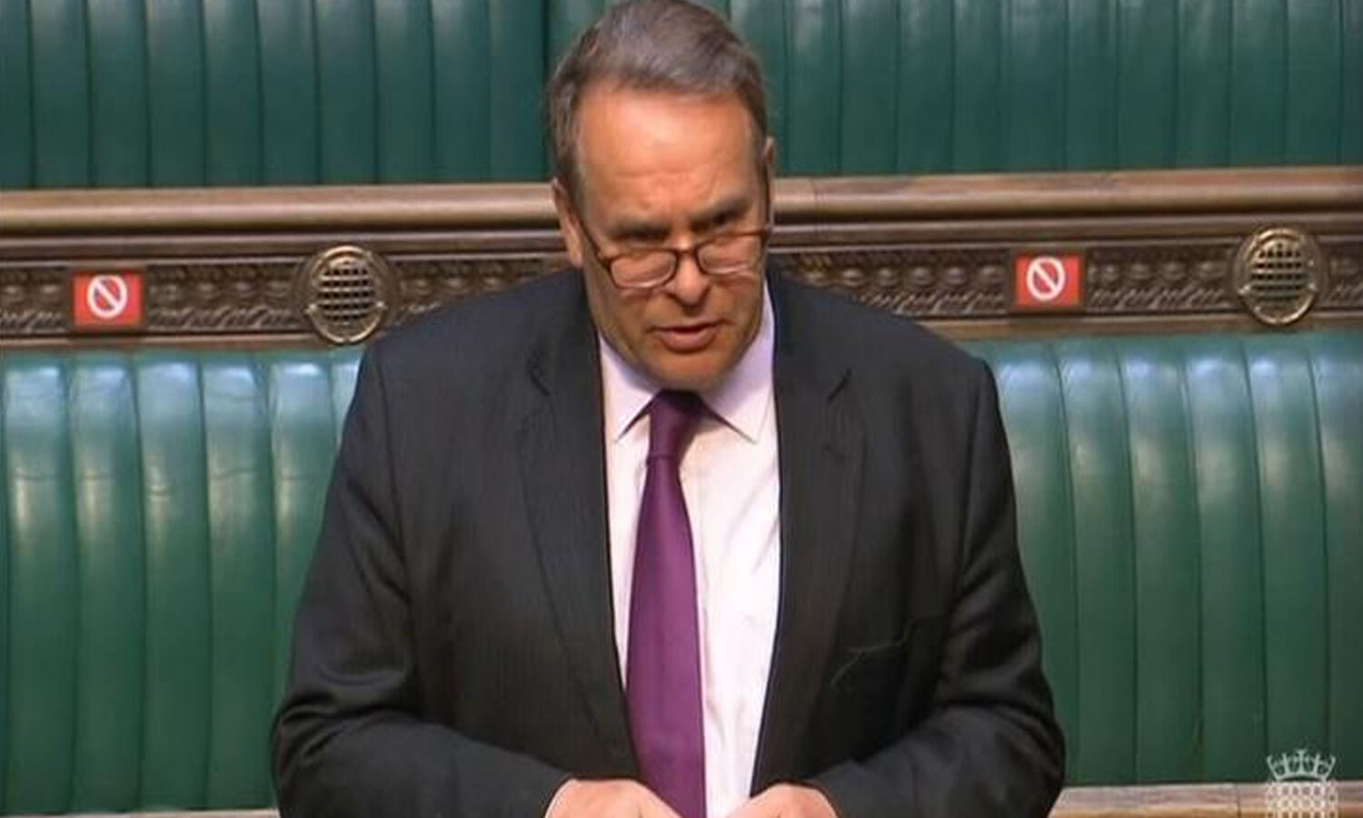 పార్లమెంట్ లో పోర్న్ వీడియోలు చూసిన ఎంపి | British MP Neil Parish ...