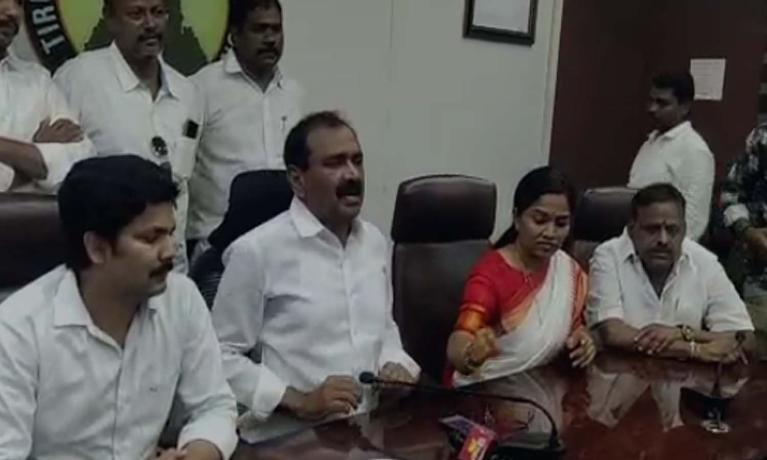 తాను ఎన్నటికీ జగన్ కు వీర విధేయుడినే | tirupati mla bhumana karunakar reddy said that he will ...