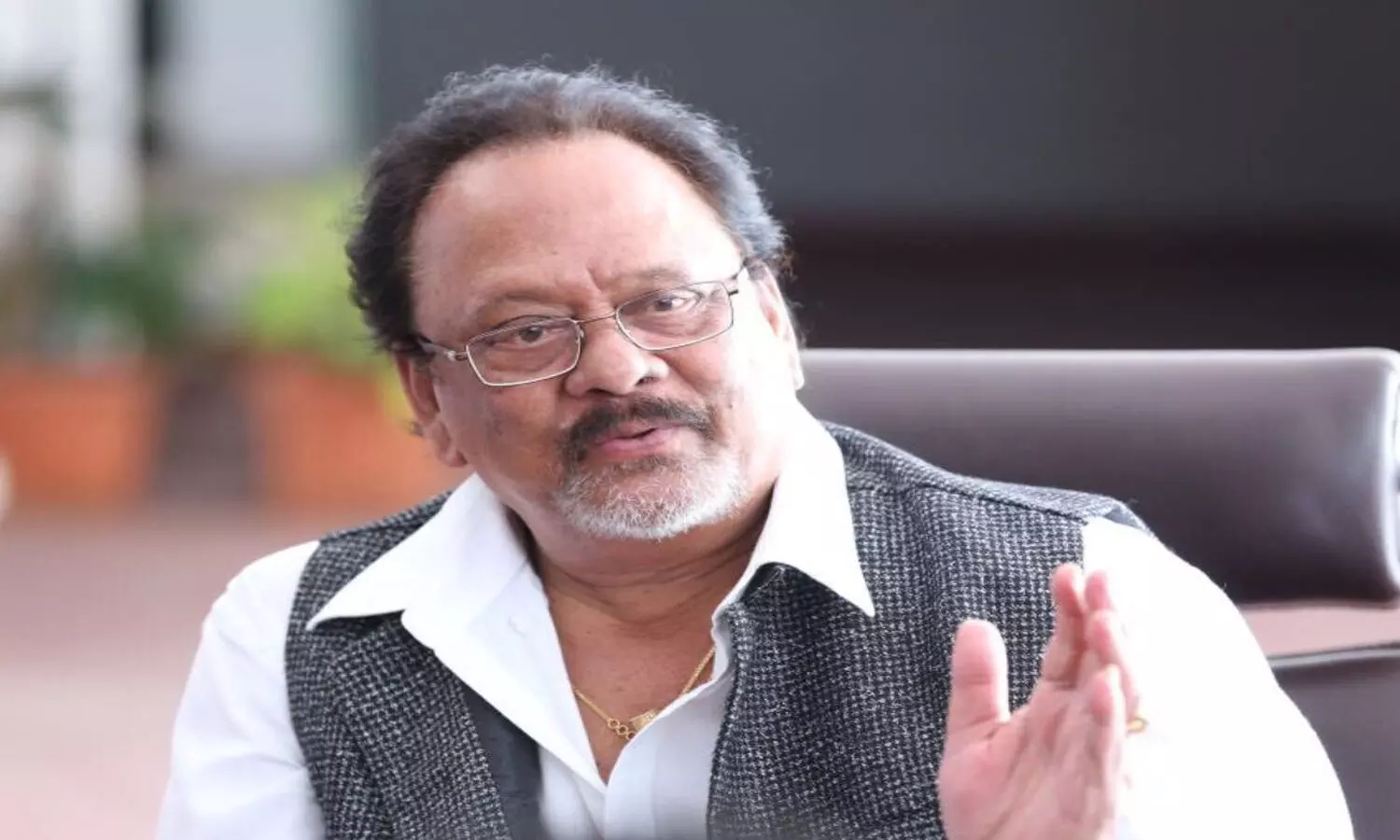 కృష్ణంరాజు మృతి పట్ల ప్రముఖుల సంతాపం | politicians and industry celeb conveyed their condolence ...