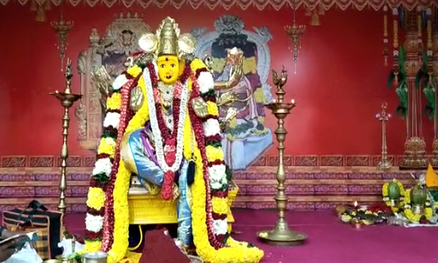 రెండోరోజు ఇంద్రకీలాద్రిపై శరన్నవరాత్రి వేడుకలు | dussehra ...