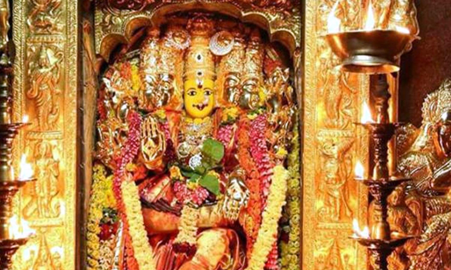 నేడు గాయత్రిదేవిగా అమ్మవారు | sarannavaratri celebrations are going at ...