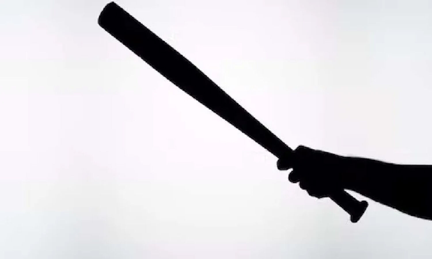 బేస్ బాల్ బ్యాట్ తో తండ్రిని కొట్టి చంపిన కొడుకు | minor beats ...