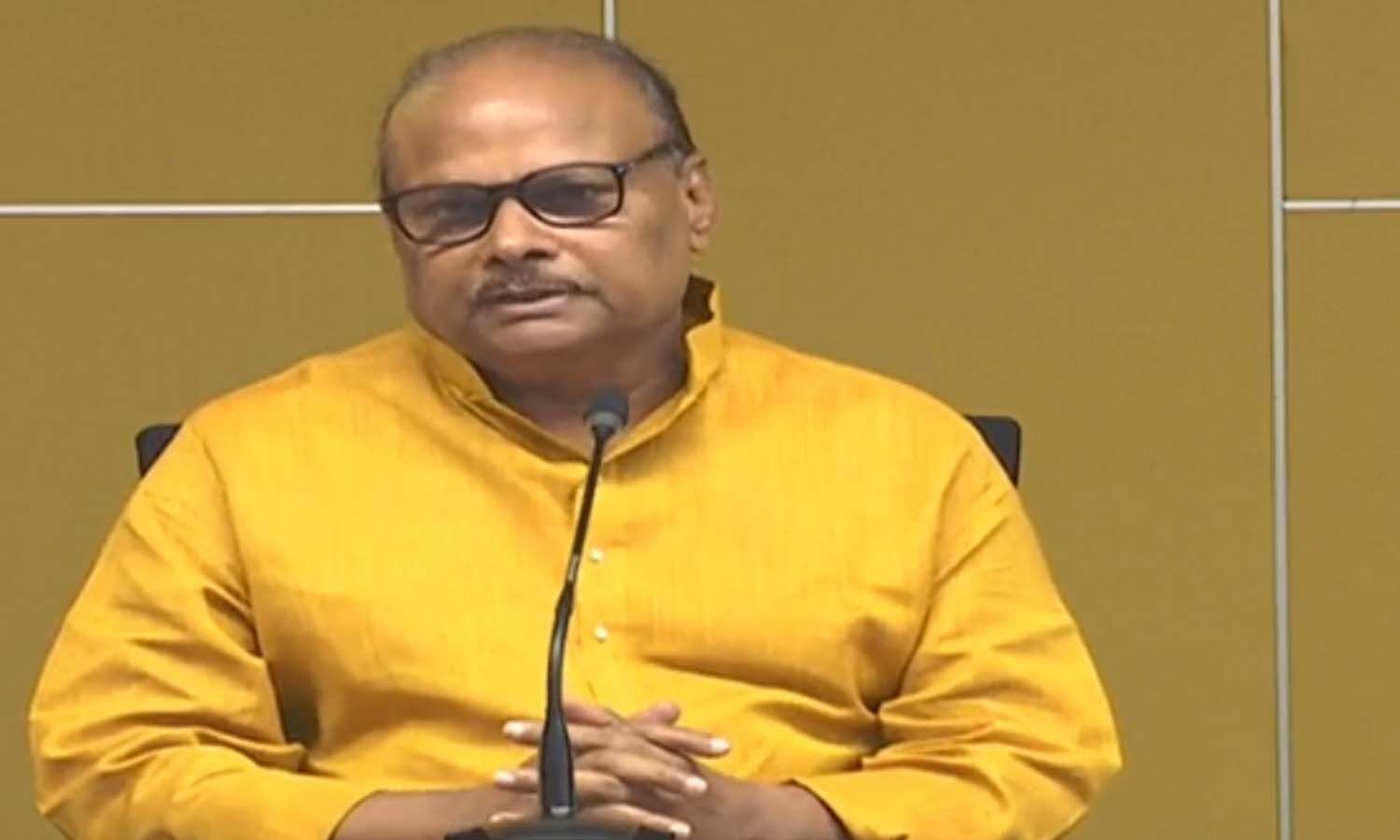 యనమల బ్రదర్స్ ... విడిపోతారా? | in the house of senior leader yanamala ...