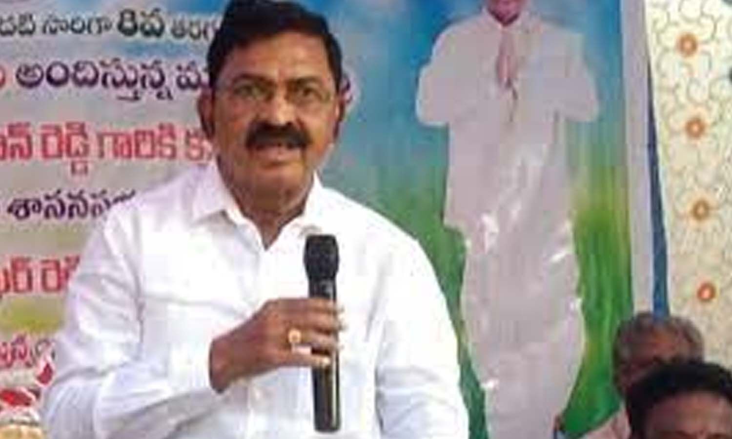 వైసీపీ ఎమ్మెల్యేకి గుండెపోటు | udayagiri ycp mla mekapati chandrasekhar reddy suffered a mild ...