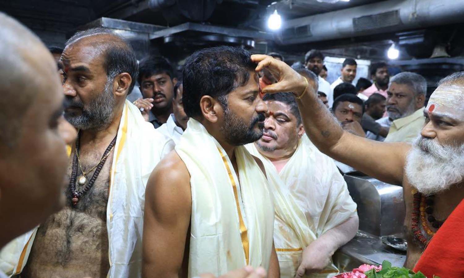 కొండగట్టులో రేవంత్ పూజలు | pcc chief revanth reddy's march will ...