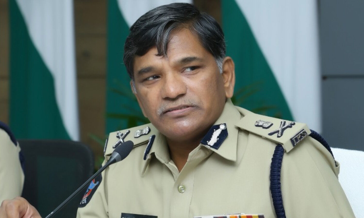 ఏసీబీ దాడుల్లో భారీగా నగదు స్వాధీనం | dgp rajendranath reddy said that ...