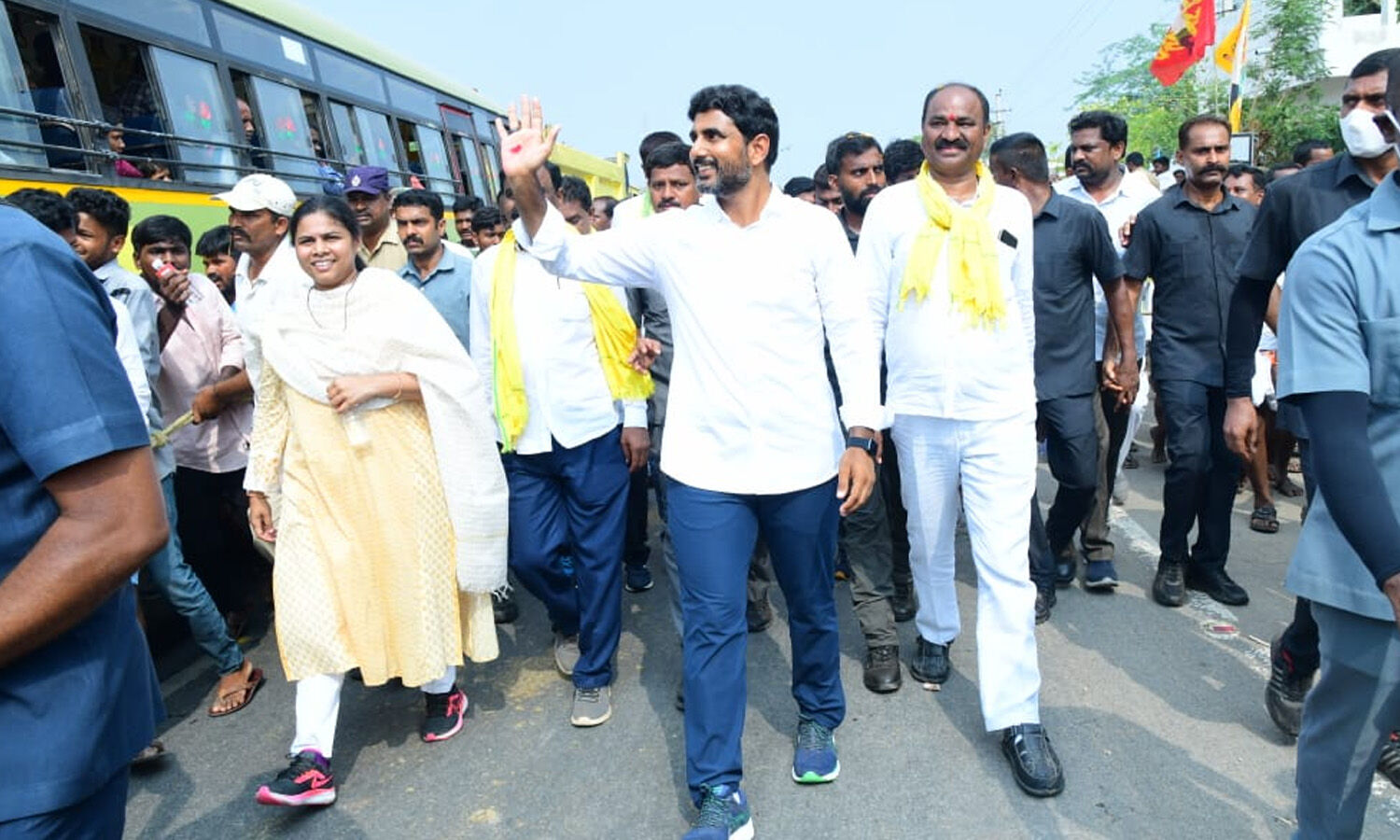 ఎమ్మిగనూరులోకి లోకేష్ | tdp national general secretary nara lokesh's yuvagalam padayatra will ...