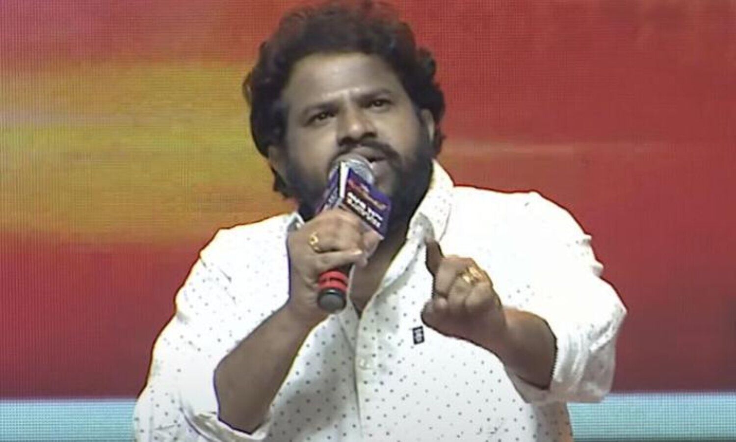 ఫుల్ ఫైర్ అయిన హైపర్ ఆది | hyper aadi speech at mega star chiranjeevi bhola shankar movie