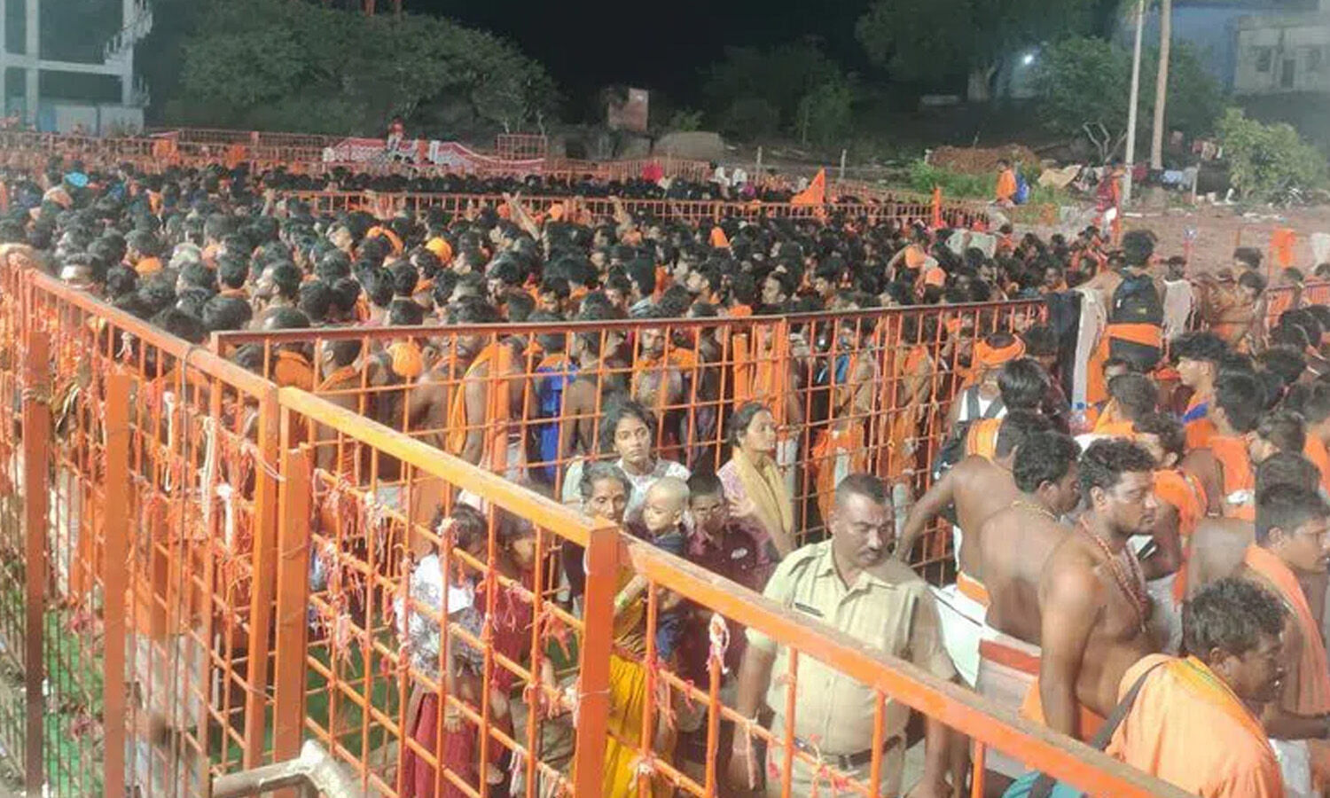 Kondagattu : కిటకిటలాడుతున్న కొండగట్టు | anjaneya swamy temples are ...