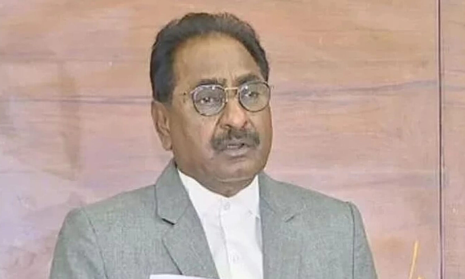 అదనపు అడ్వొకేట్ జనరల్ పదవికి పొన్నవోలు రాజీనామా | ponnavolu sudhakar ...