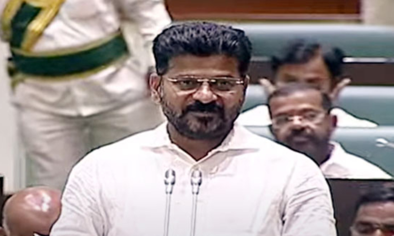 Revanth Reddy : టాలీవుడ్ కు రేవంత్ రెడ్డి షాక్.. ఇకపై టిక్కెట్ల ధరల ...