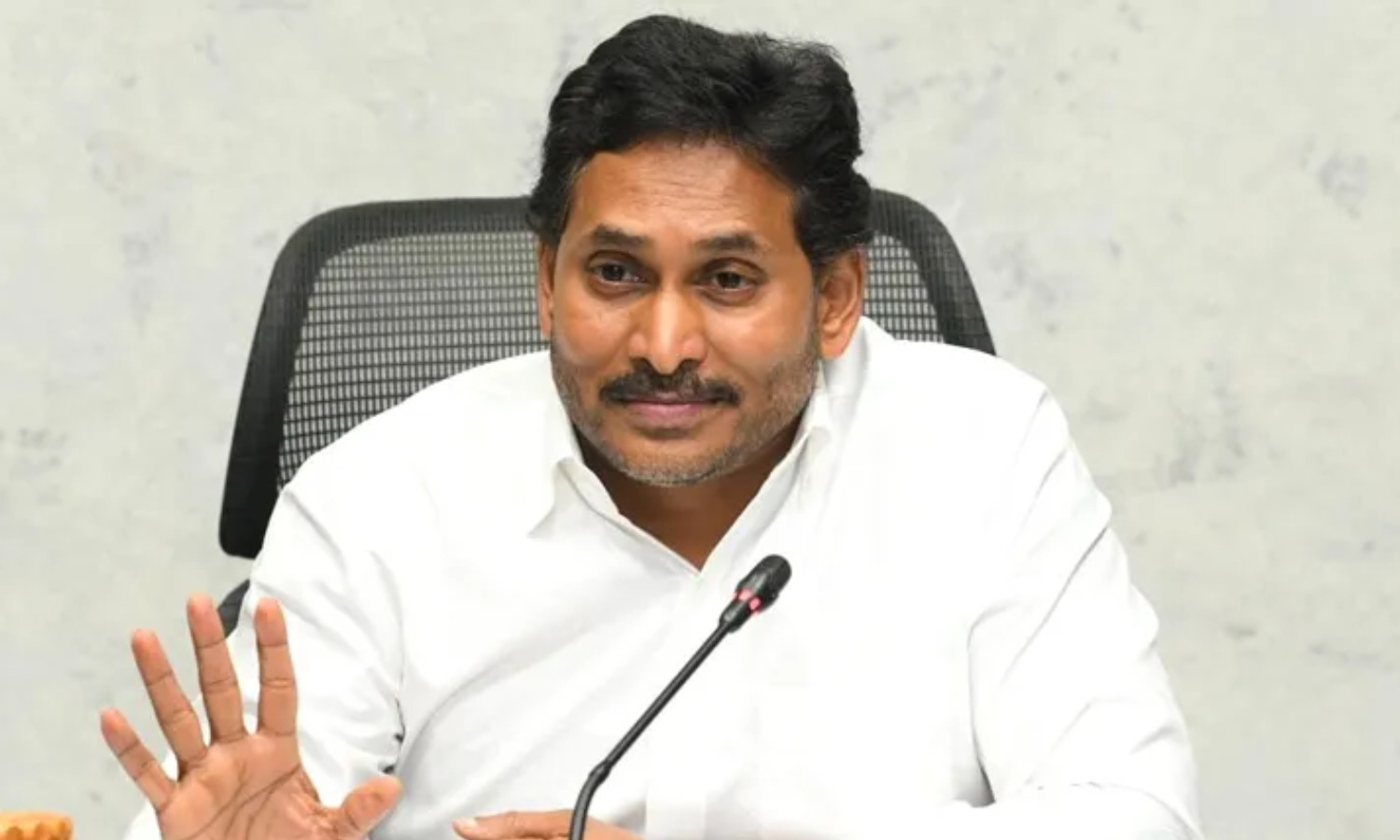 Ys Jagan : పవన్ పై వైఎస్ జగన్ సంచలన కామెంట్స్ | ycp chief ys jagan made sensational comments on ...